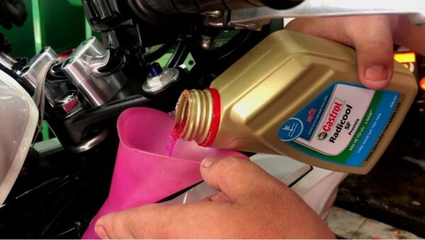 Dung dịch làm mát: Castrol Radicool Premix | Daucongnghieppro.com